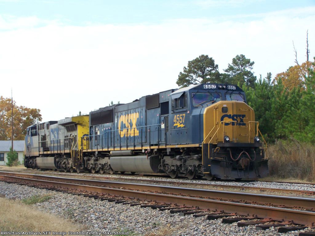 CSX 4557 and CSX 485